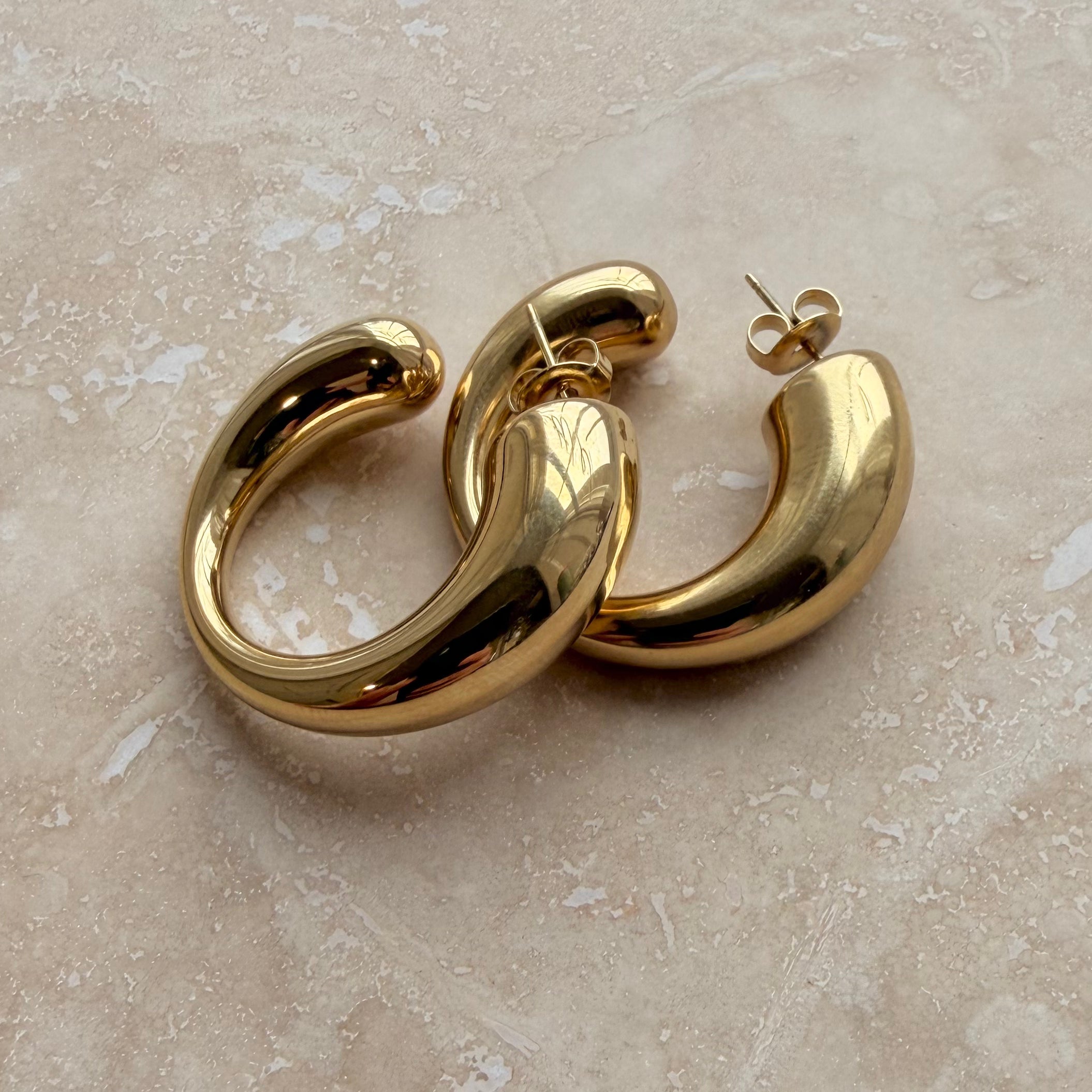 Everyday Gold Curl Hoops – Little Nell Jewellery